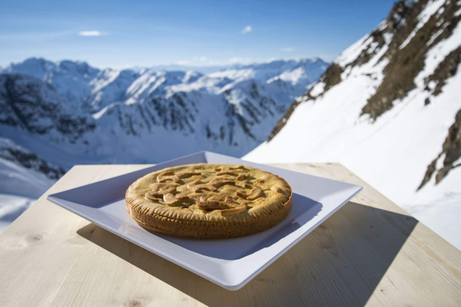 Rezept | Medelser Nusstorte | Eine besondere Bündner Nusstorte - Landliebe